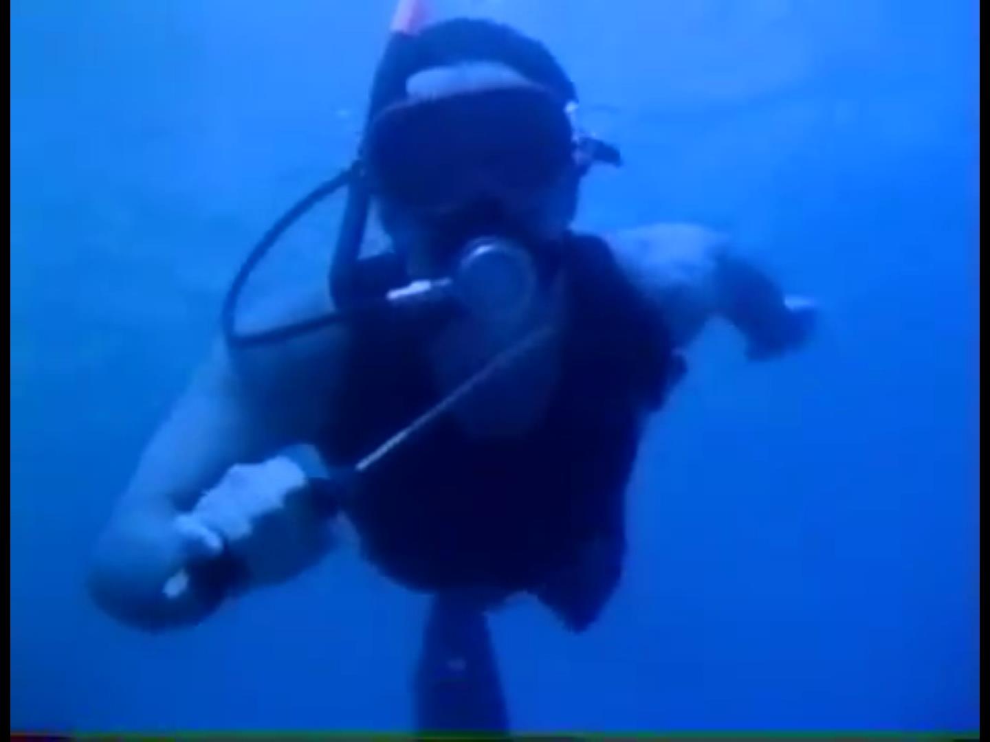 1983年のアメリカ映画『Bimini Code』より、女主人公ステイシーのビキニ監禁シーン！ - ダムゼル・イン・ディストレス 〜苦難の乙女達